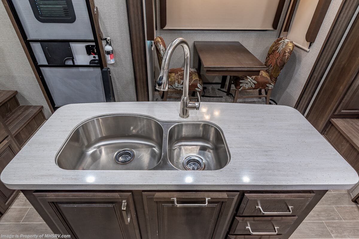 2020 Keystone Alpine 3701FL Bath & 1/2 Model W/ King Bed, Stack W/D ...