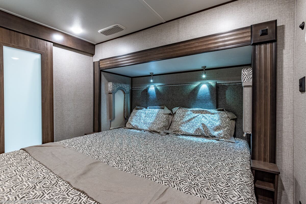 2020 Keystone Alpine 3701FL Bath & 1/2 Model W/ King Bed, Stack W/D ...