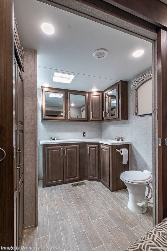 2020 Keystone Alpine 3701FL Bath & 1/2 Model W/ King Bed, Stack W/D ...