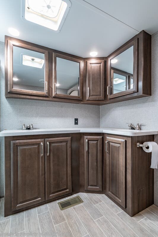 2020 Keystone Alpine 3701FL Bath & 1/2 Model W/ King Bed, Stack W/D ...