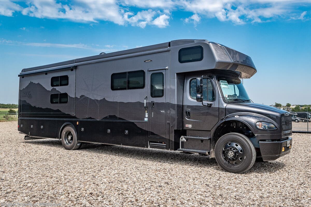 2025 Dynamax Corp DX3 37BD Super C Bunk Model W/ Black Out Pkg., Theater Seats, Xplorer Pkg ...