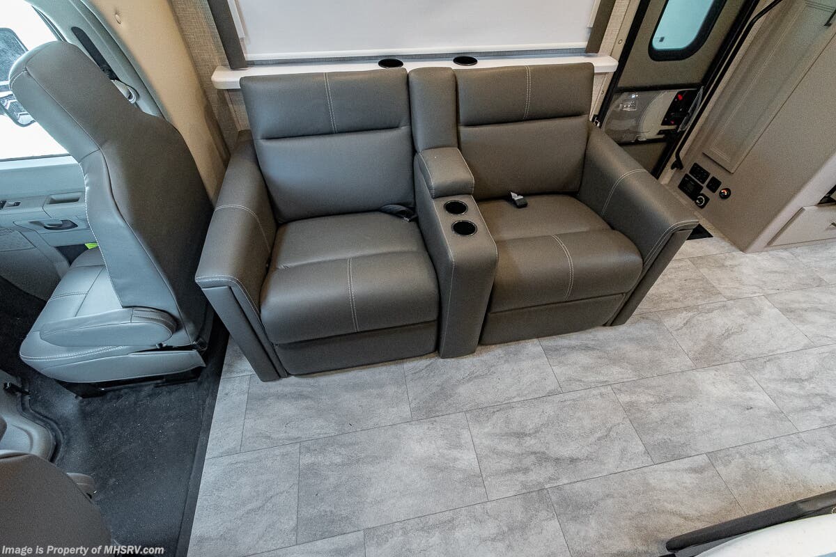 2025 Thor Motor Coach Quantum WS31 W/ SmoothTECH Suspension, Theater ...