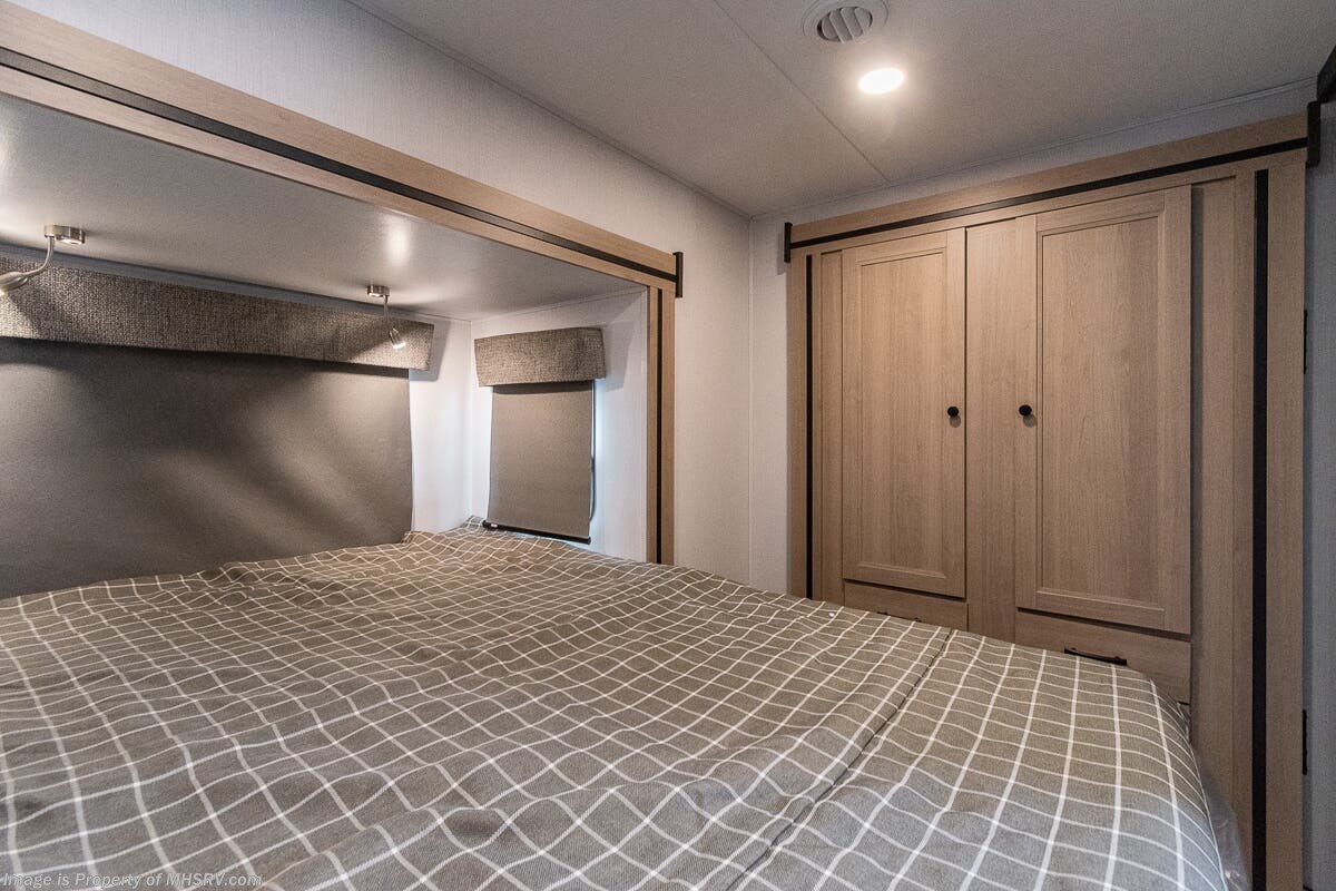 2025 Forest River Forester Classic 2501TSF W/ Arctic Package, Triple ...