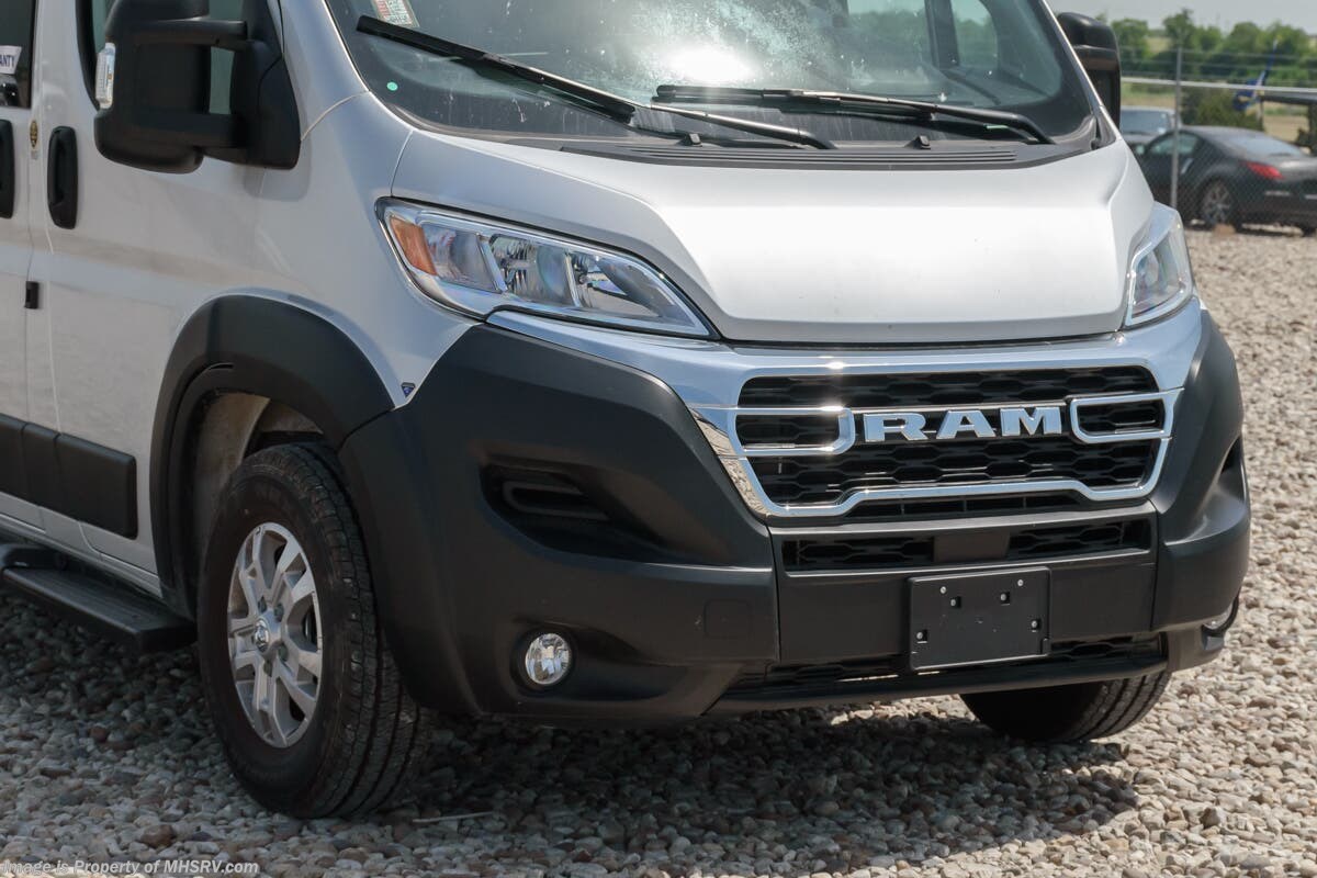 2025 Thor Motor Coach Rize 18G W/ Bike Rack, Solar, Swivel Seats, Dual ...