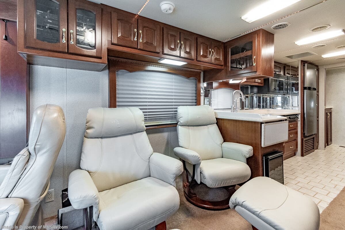 2001 Newmar Mountain Aire 4095 RV W/ HWH Jacks, W/D, Spartan Chassis, Solar, 4 Camera System & More