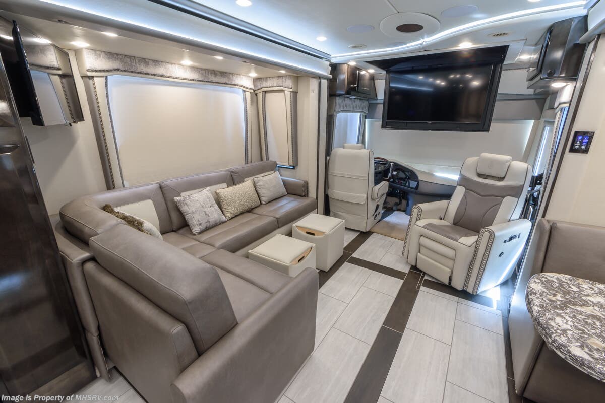 2022 Foretravel Realm FS605 LVB 2 Full Bath Bunk Model RV W/ King Bed ...