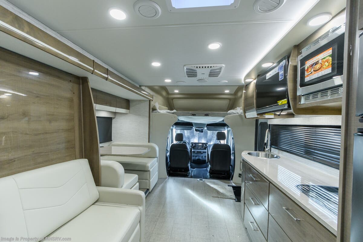 2025 Entegra Coach Qwest 24R Diesel Sprinter W/ Hydraulic Auto Leveling ...