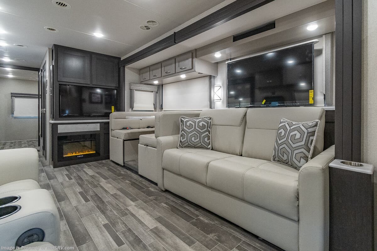 2025 Thor Motor Coach Inception 38FX Super C W/ Solar System, Theater ...