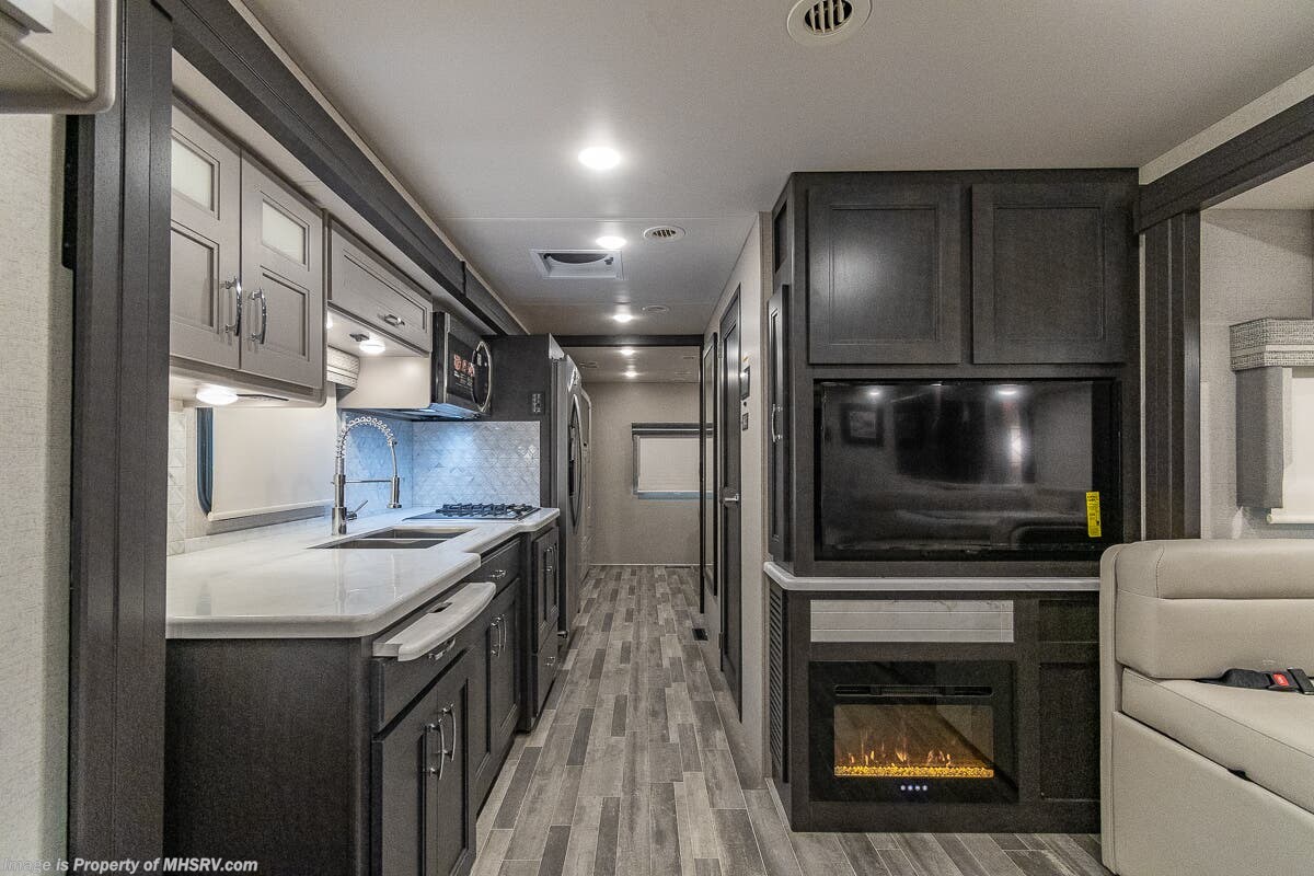 2025 Thor Motor Coach Inception 38FX Super C W/ Solar System, Theater ...