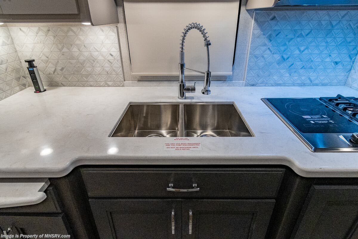 2025 Thor Motor Coach Inception 38FX Super C W/ Solar System, Theater ...