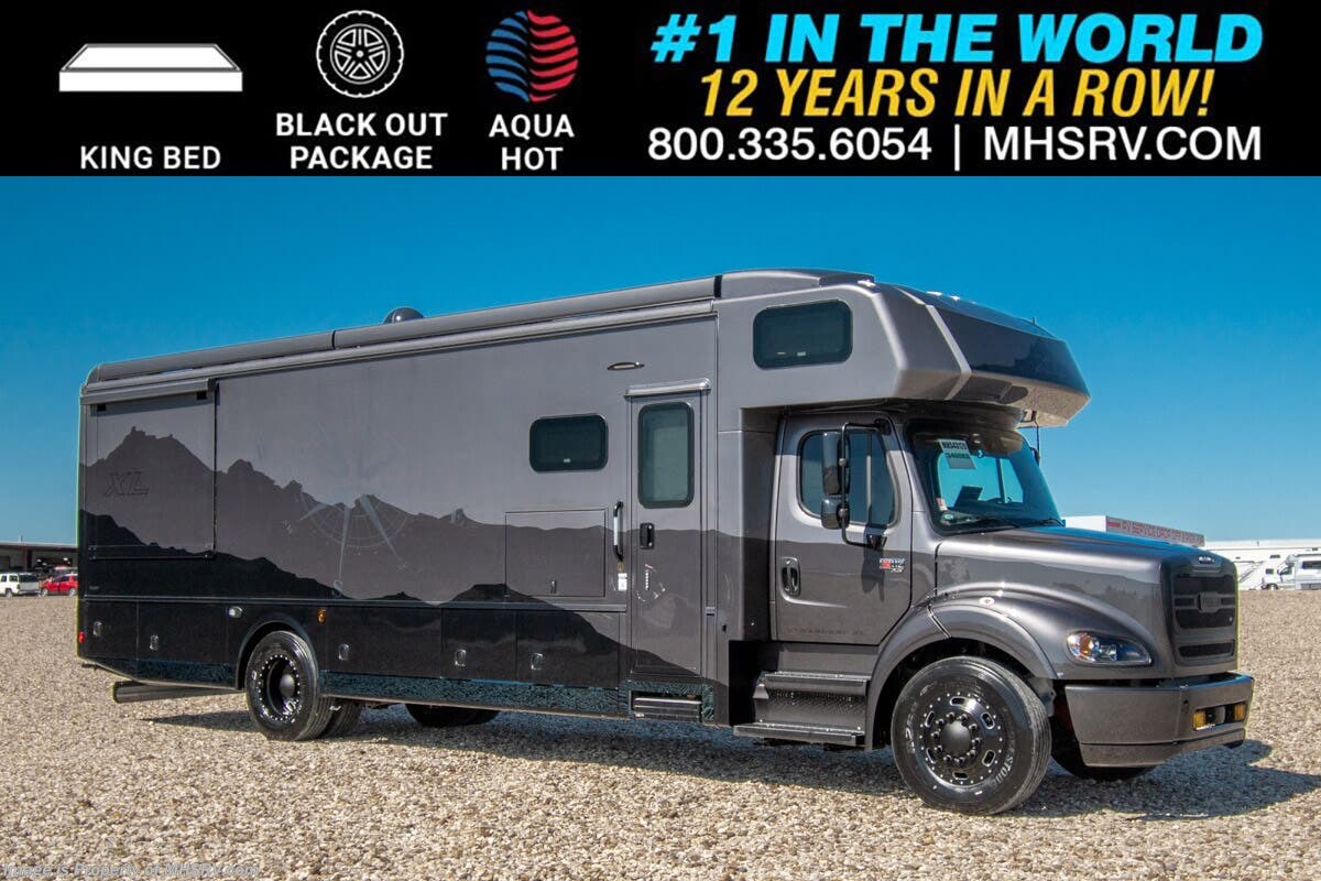 2025 Dynamax Corp Dynaquest XL 3400KD Super C W/ King Bed, Black Out ...