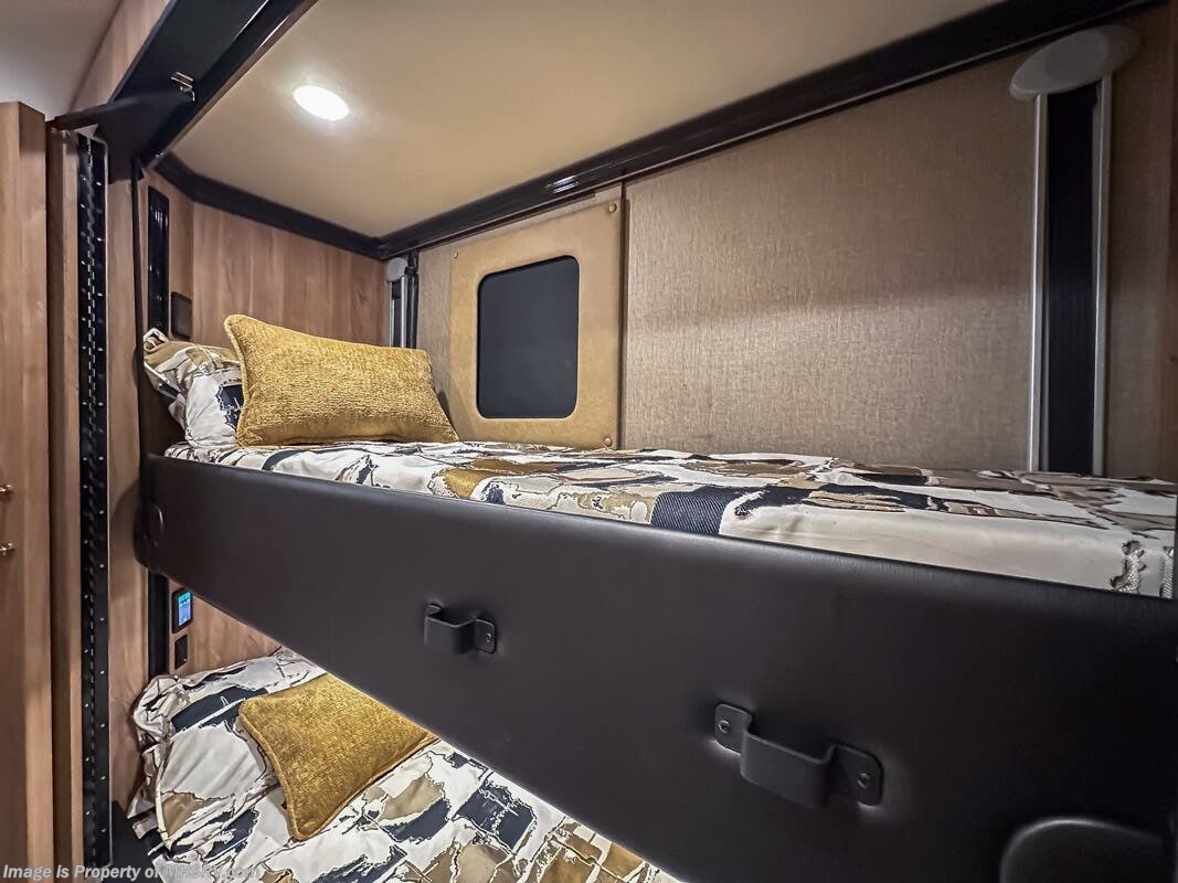 2026 Foretravel Realm FS605 Luxury Villa Bunk W/Spa (LVB) W/2 Full Baths