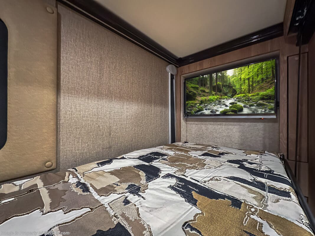 2026 Foretravel Realm FS605 Luxury Villa Bunk W/Spa (LVB) W/2 Full Baths