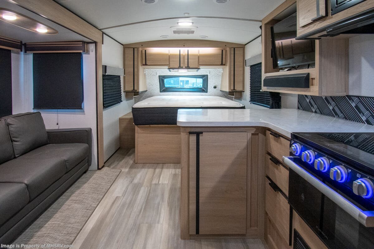 2021 Cruiser RV Radiance Ultra-Lite R-21RB Travel Trailer W/ Alum ...