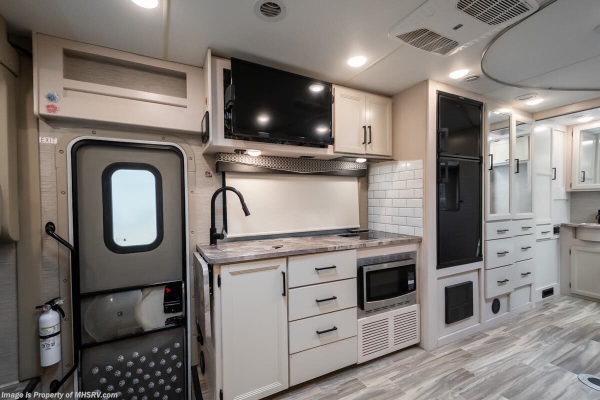 2022 Thor Motor Coach Vegas RUV 24.4 RV W/ OH Loft, Onan Gen., 3 Camera ...