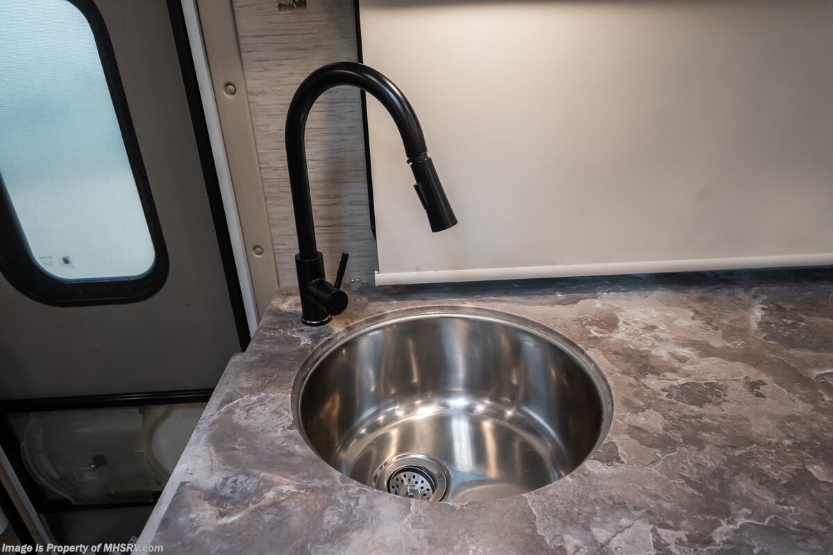 2022 Thor Motor Coach Vegas RUV 24.4 RV W/ OH Loft, Onan Gen., 3 Camera ...