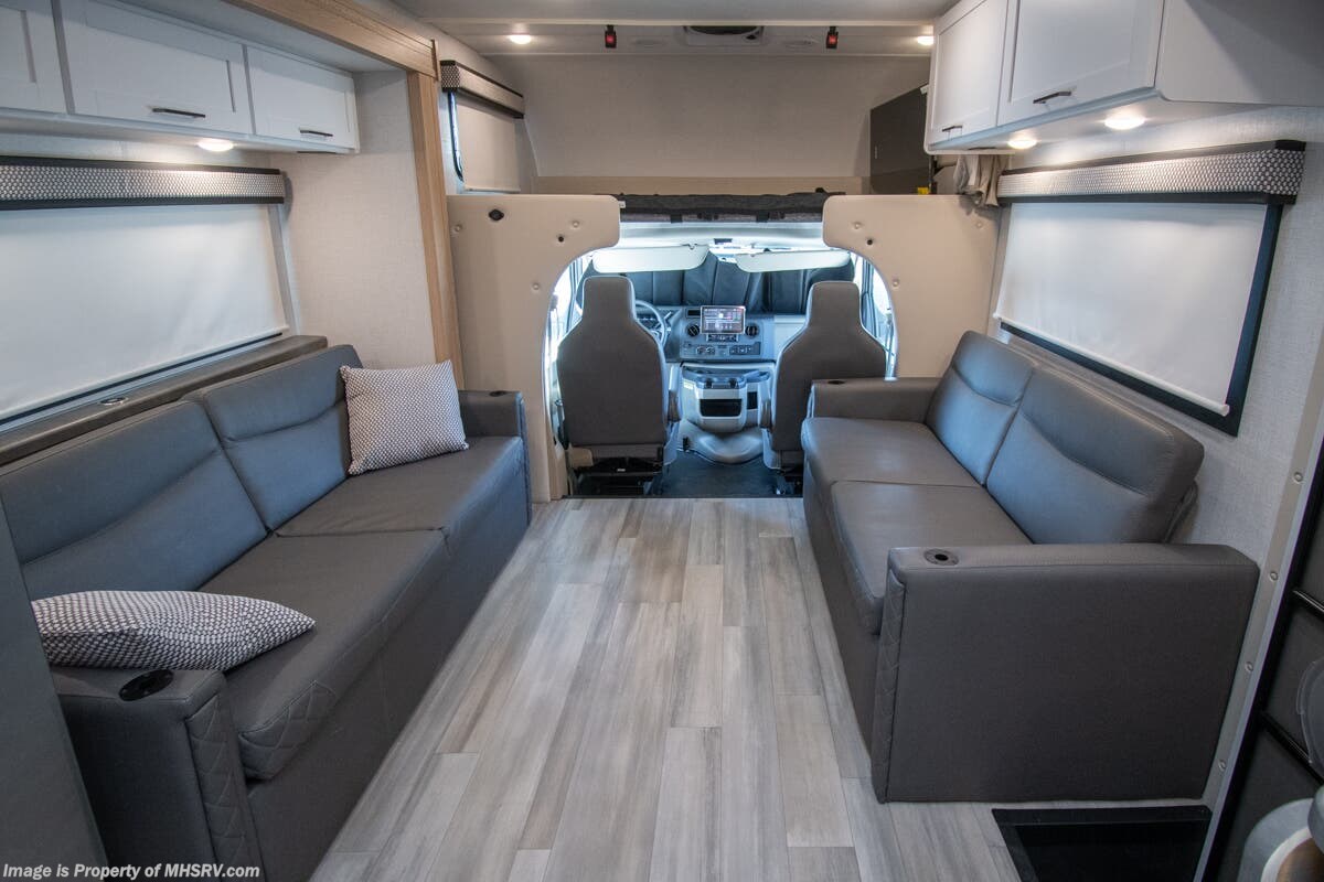 2026 Thor Motor Coach Outlaw Toy Hauler 29J Toy Hauler W/ SmoothTECH ...