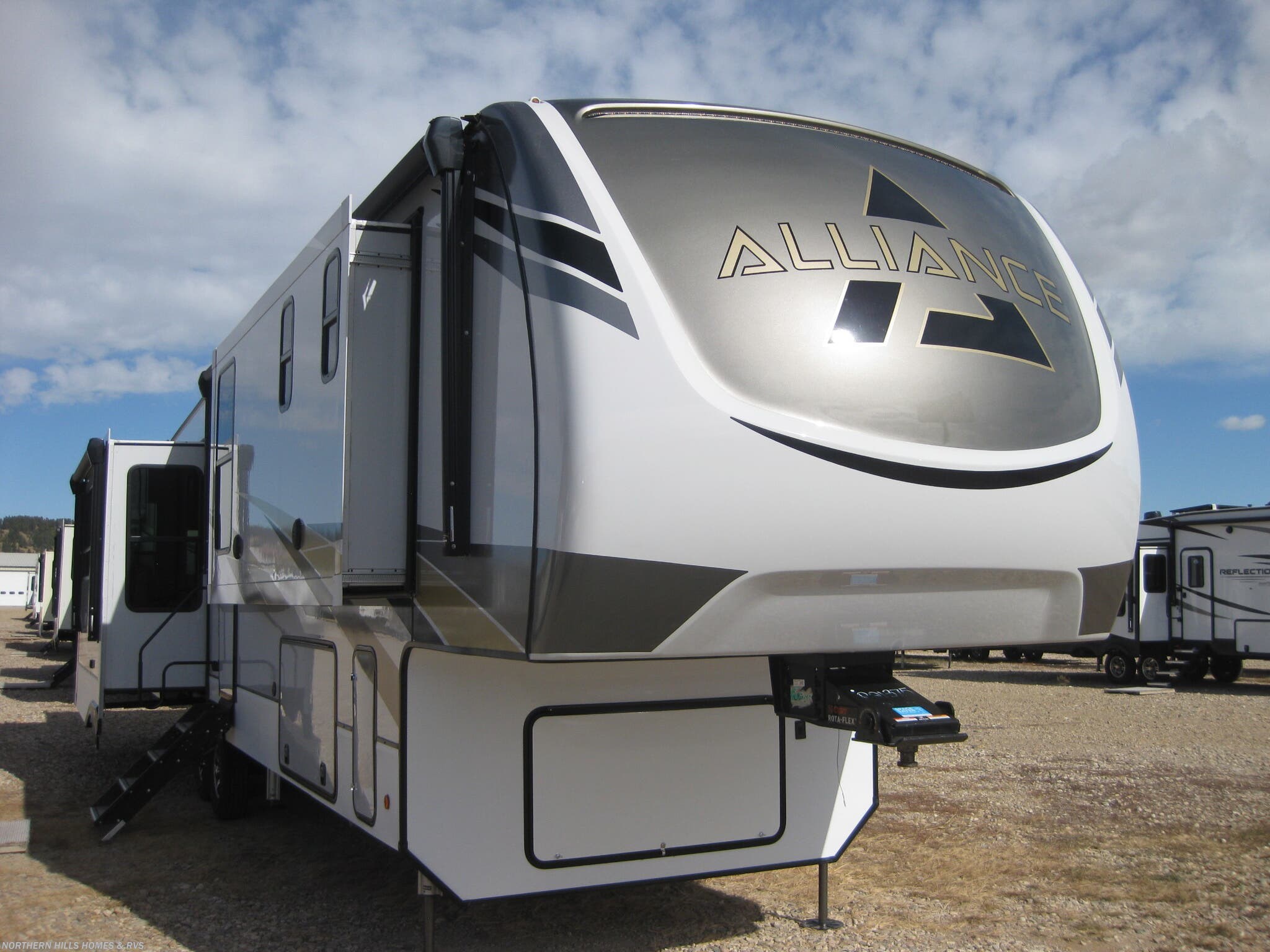 2022 Alliance RV Paradigm 370FB