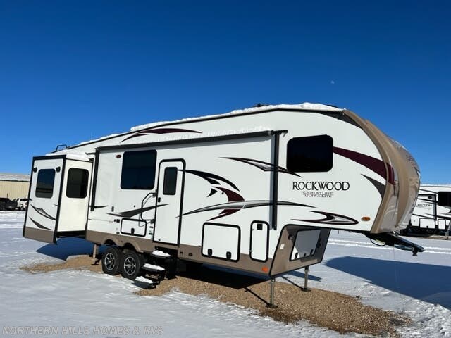 2017 Forest River Rockwood Signature Ultra Lite 8298WS