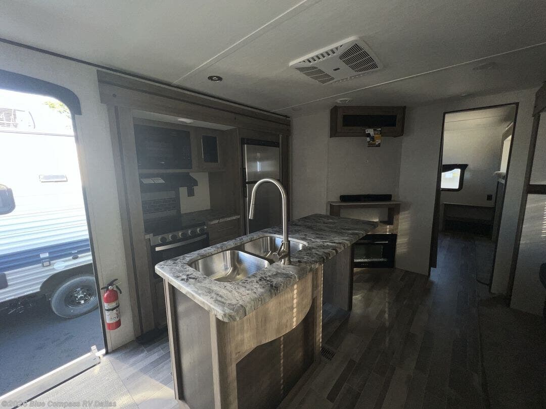 2025 CrossRoads Zinger 331BH RV for Sale in Mesquite, TX 75150 ...
