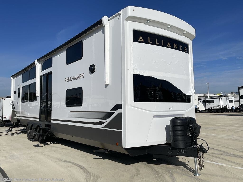 2025 Alliance RV Benchmark 44LFT RV for Sale in San Antonio, TX 78227 ...