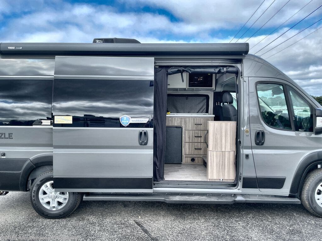 2025 Thor Motor Coach Dazzle 2LB #M92103 - For Sale in Gassville, AR