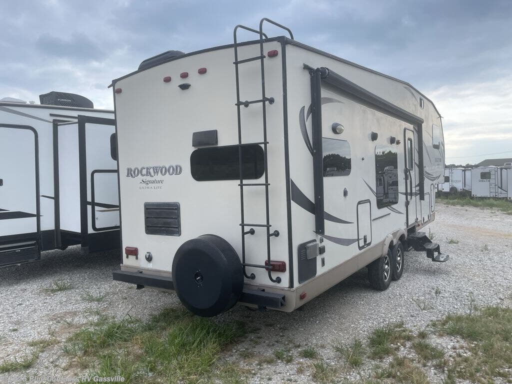 2017 Forest River Rockwood Signature Ultra Lite 8280ws #UT870250 - For Sale in Gassville, AR