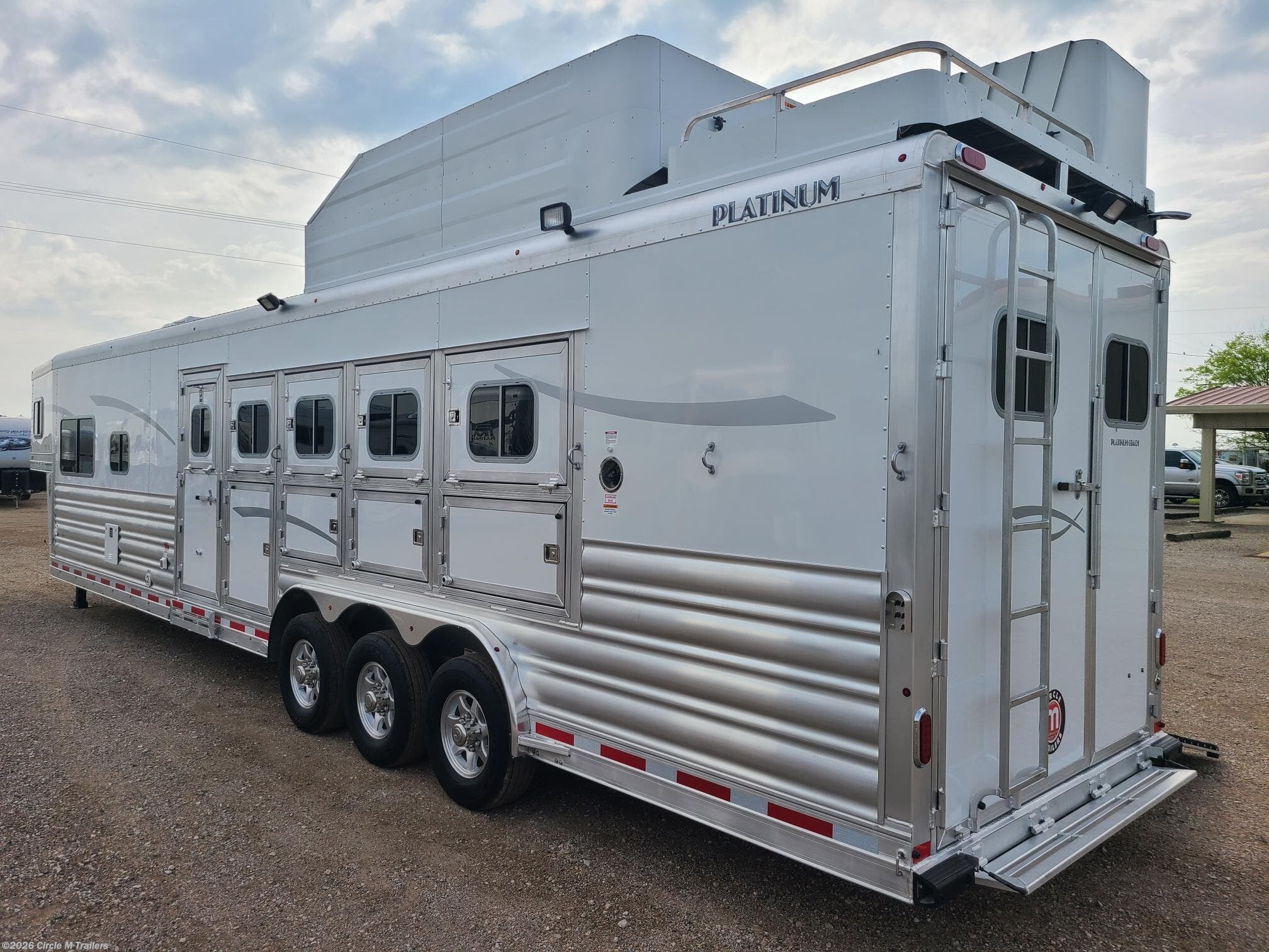 8x35 Horse Trailer for sale | New Platinum Coach Outlaw 5H 12'10 ...