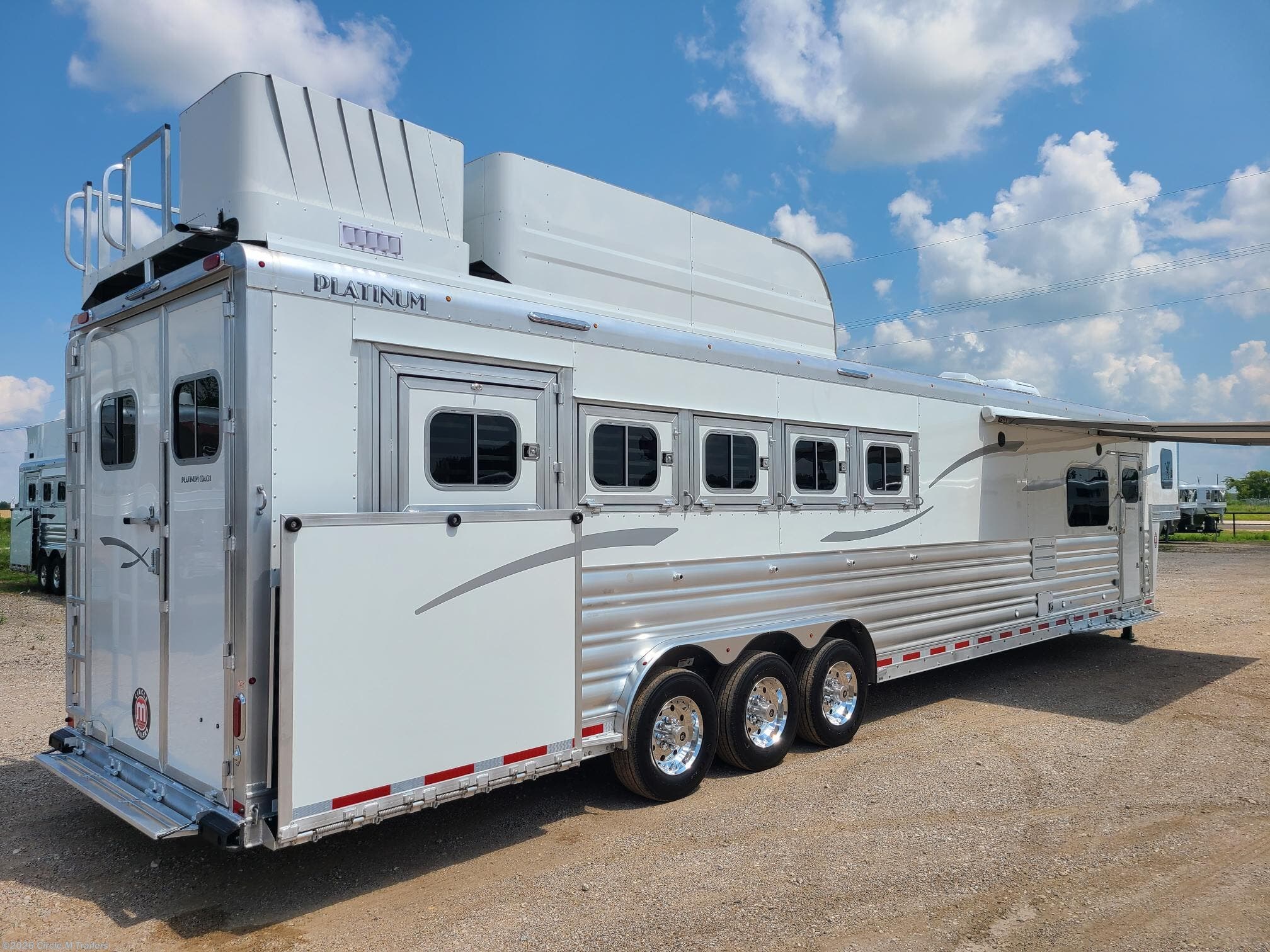 8x39 Horse Trailer for sale | New Platinum Coach Outlaw 5H 16' Outlaw ...