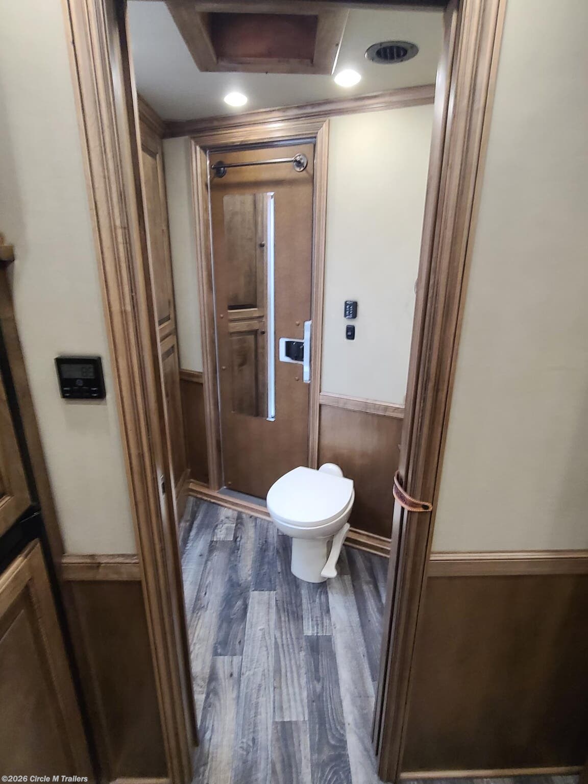 8x36 Horse Trailer for sale | Used Elite Trailers Side Load Slant 5 ...