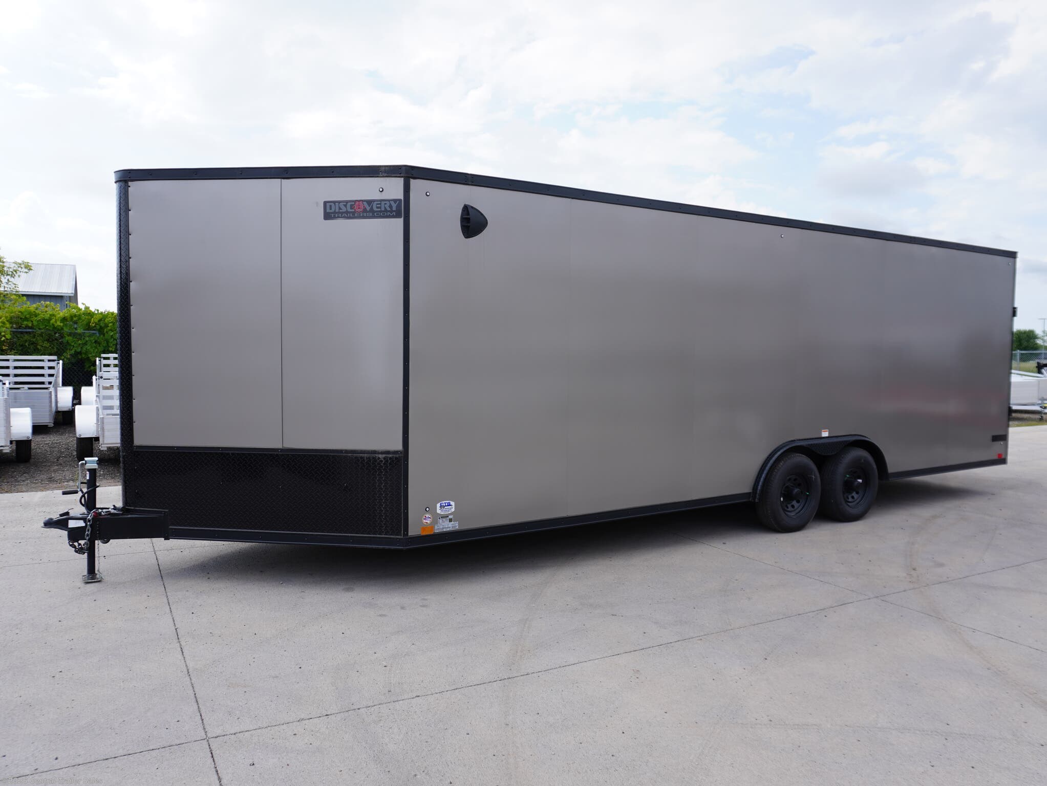 2025 Discovery Trailers Challenger S.E. 8.5x24ft + 5ft V-front Enclosed ...