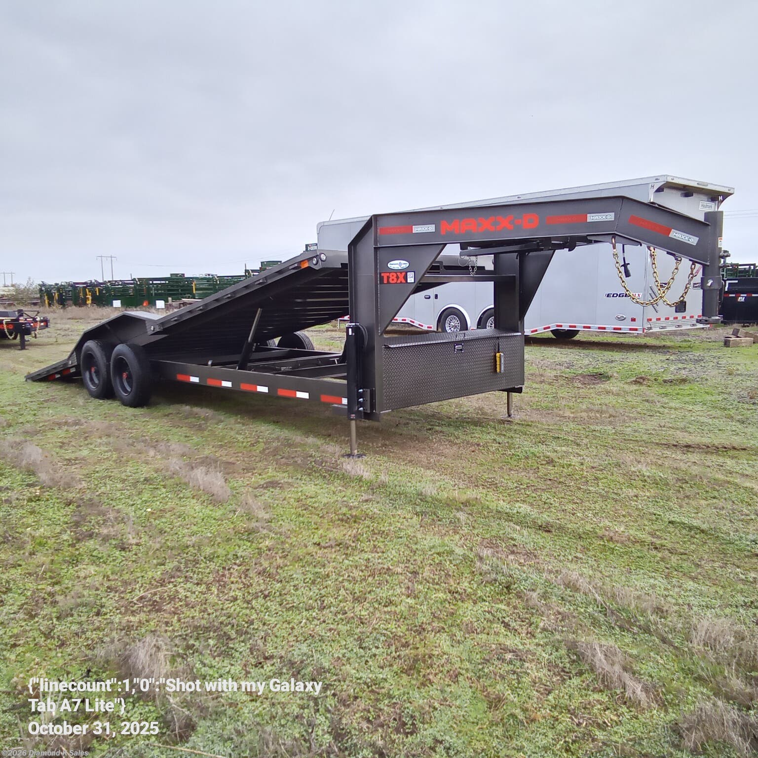 2026 MAXX-D T8X 102" X 24'- 18K Gooseneck Tilt Trailer