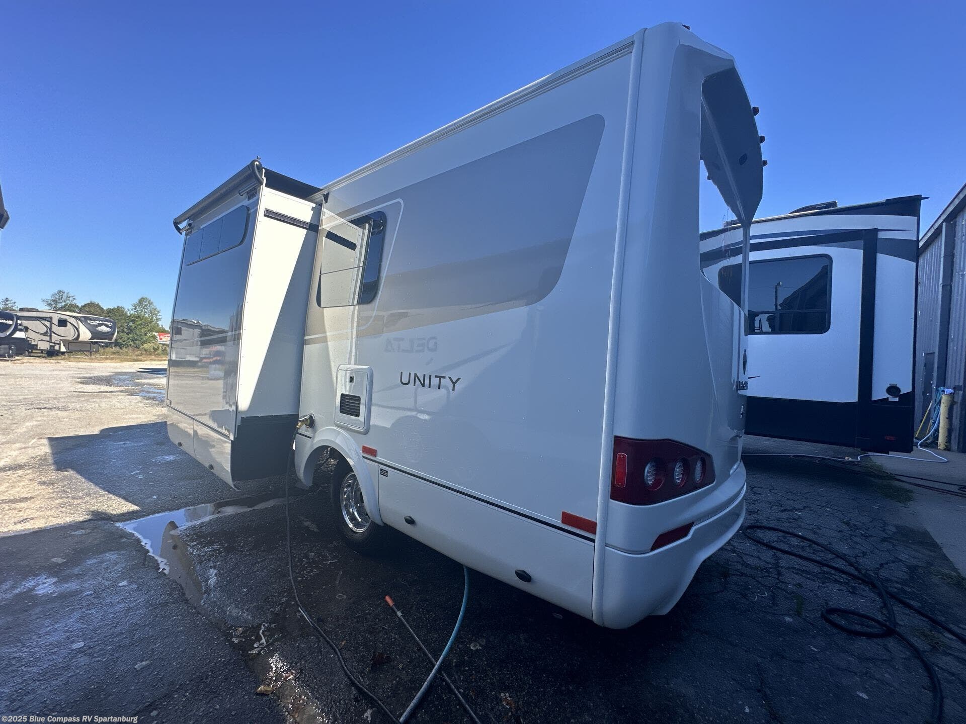 2021 Leisure Travel Unity 24mb RV for Sale in Duncan, SC 29334 ...