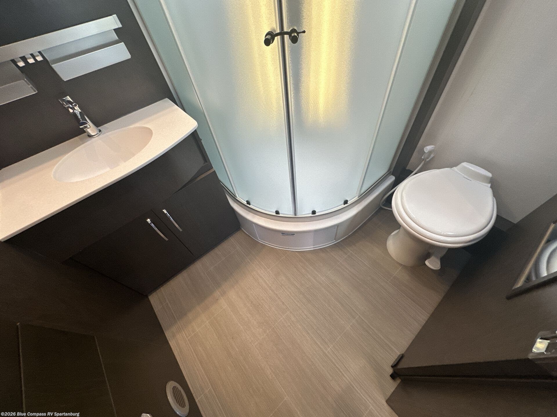 2021 Leisure Travel Unity 24mb RV for Sale in Duncan, SC 29334 ...