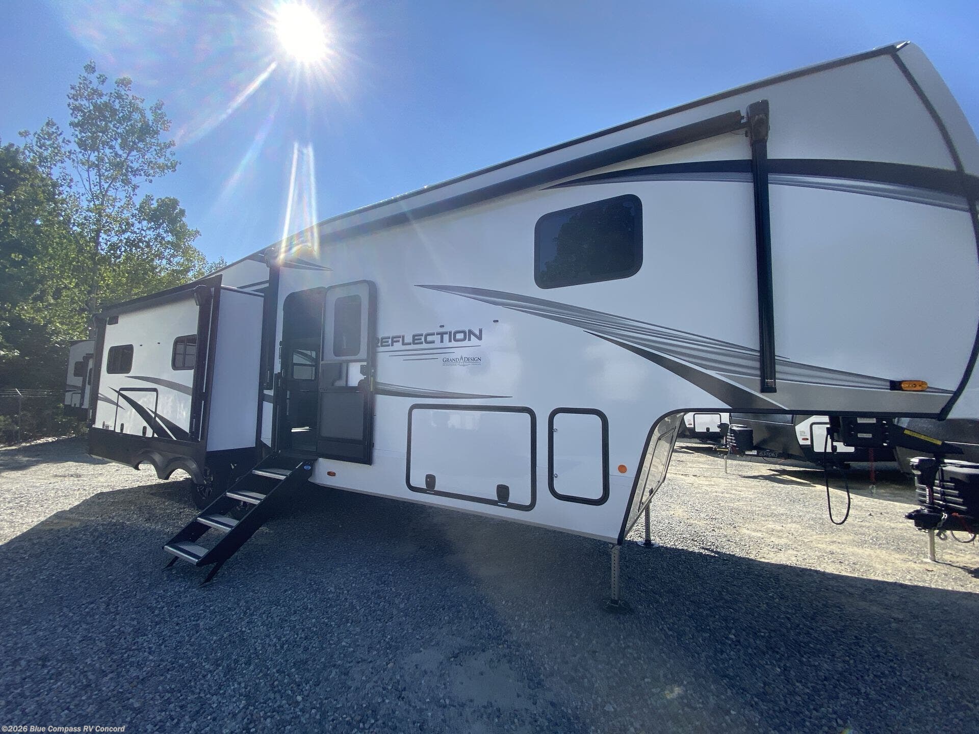 2025 Grand Design Reflection 320MKS #T94358 - For Sale in Concord, NC