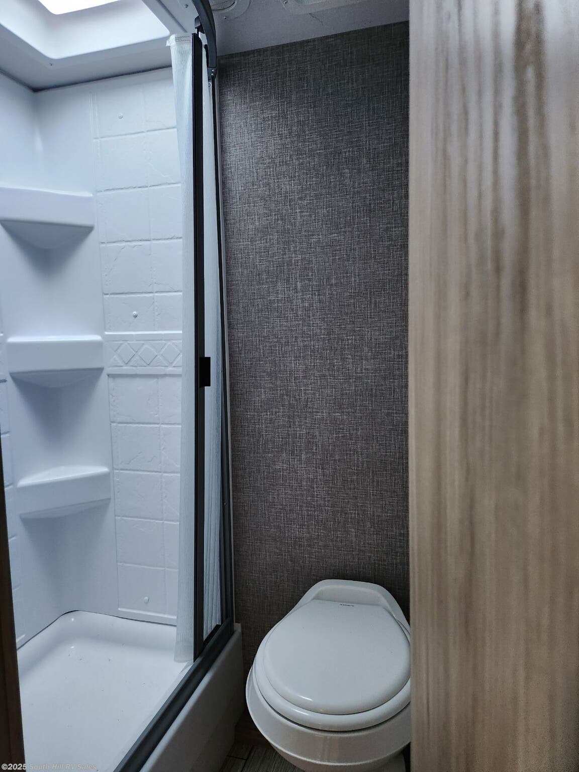 2021 Winnebago Micro Minnie 2100BH