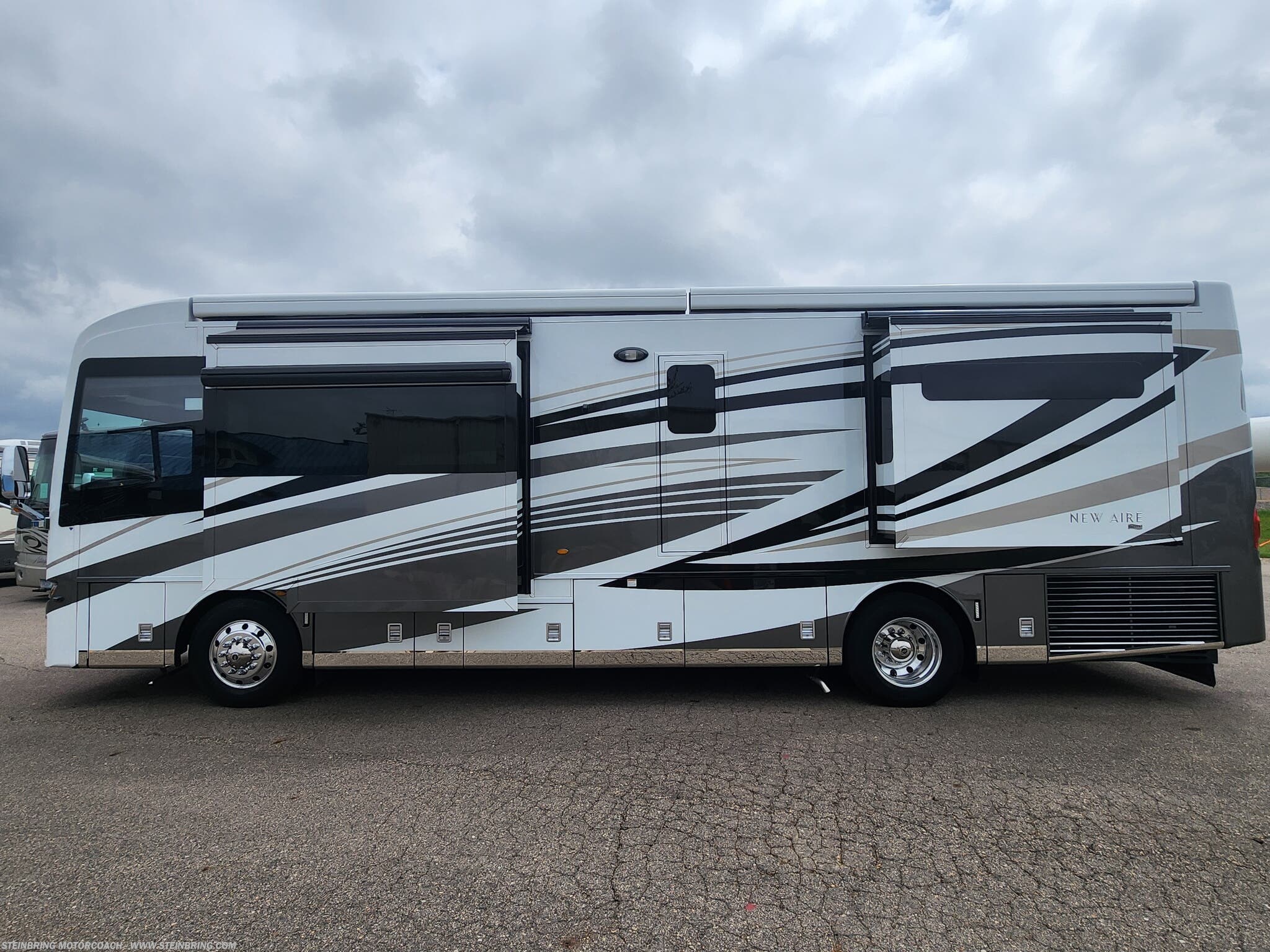 2023 Newmar New Aire 3543 SOLD