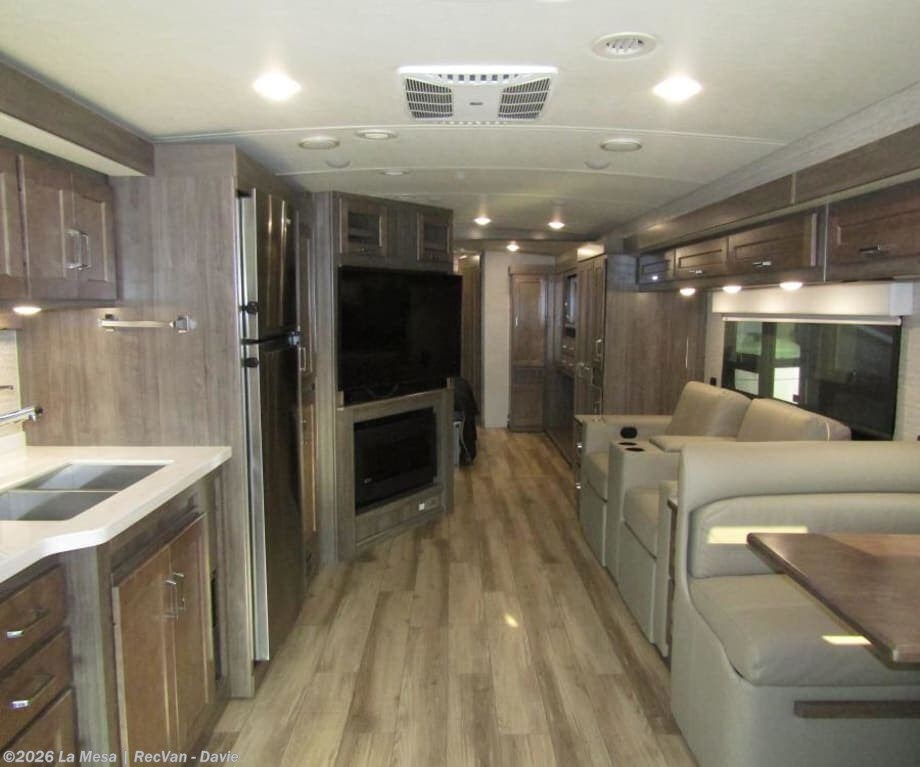 2021 Winnebago Forza 38F RV for Sale in Davie, FL 33314 | FP197066 ...