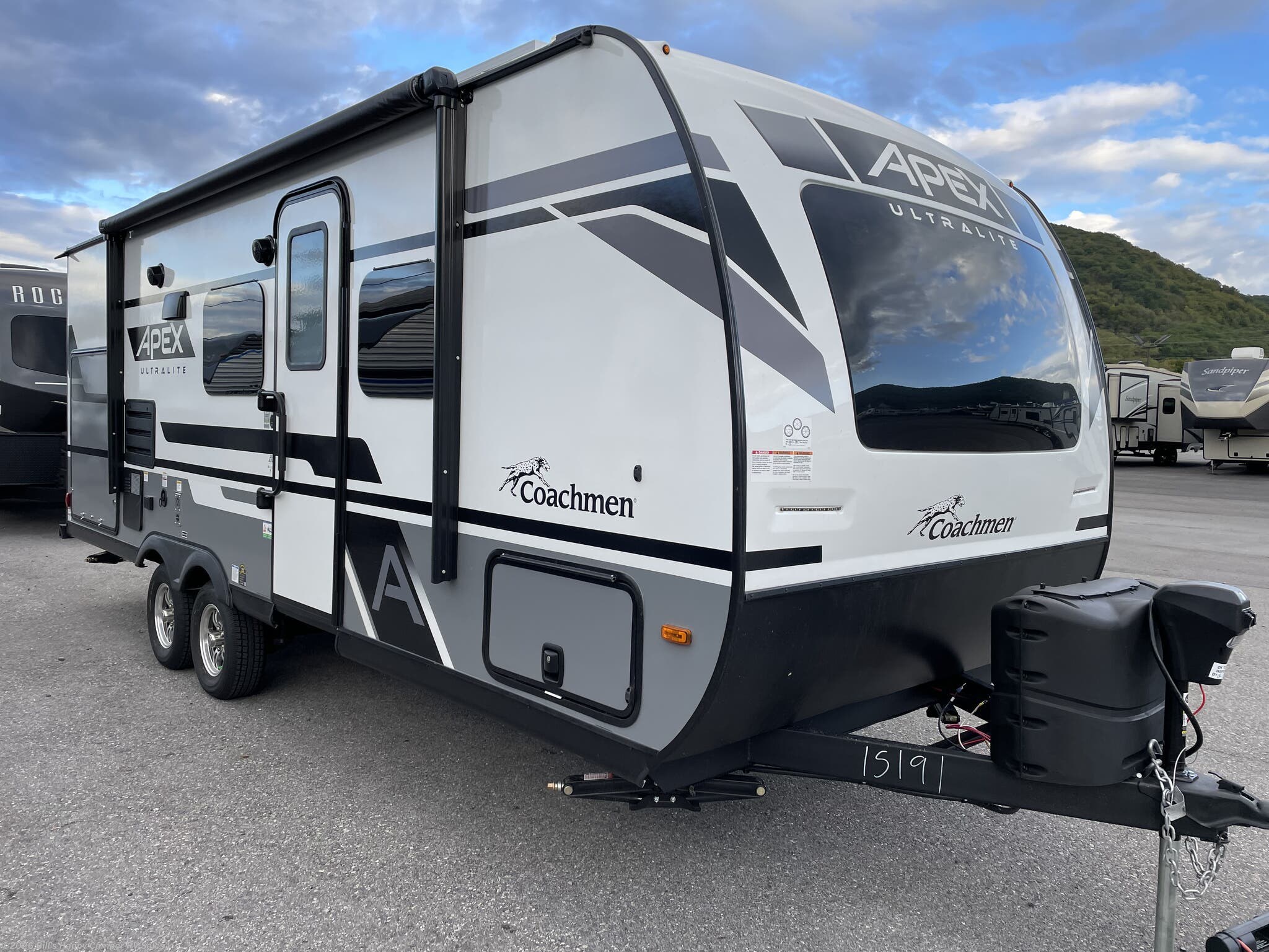 2023 Coachmen Apex 215RBK