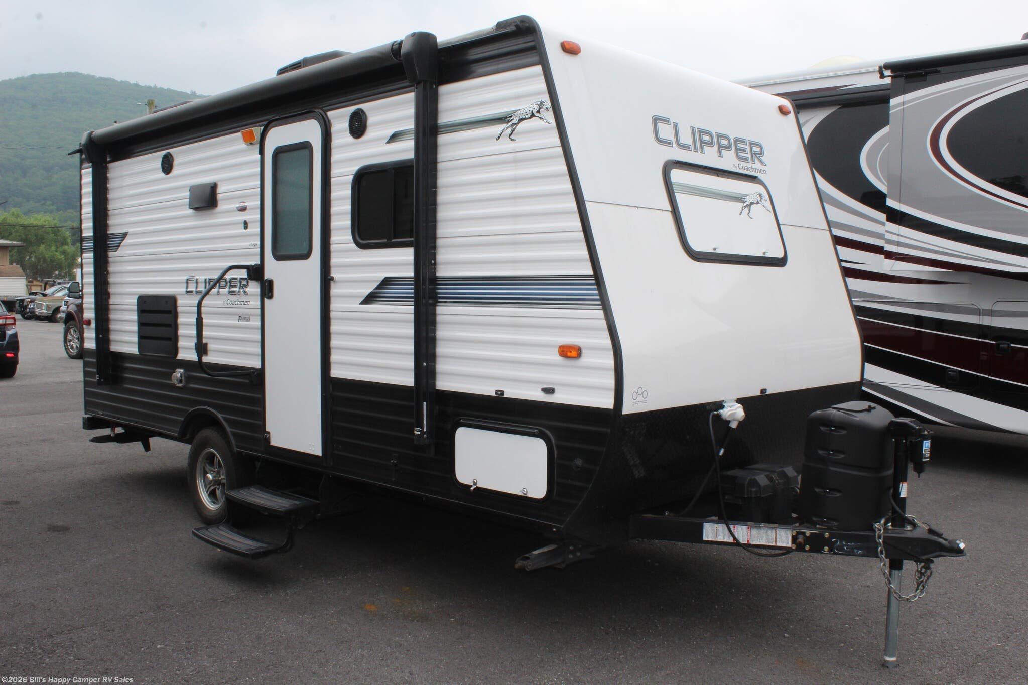 2019 Coachmen Clipper Ultra-Lite Single Axle 17FQS