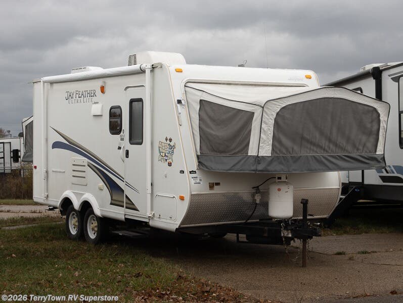2012 Jayco Jay Feather Ultra Lite X18D RV for Sale in Grand Rapids, MI ...