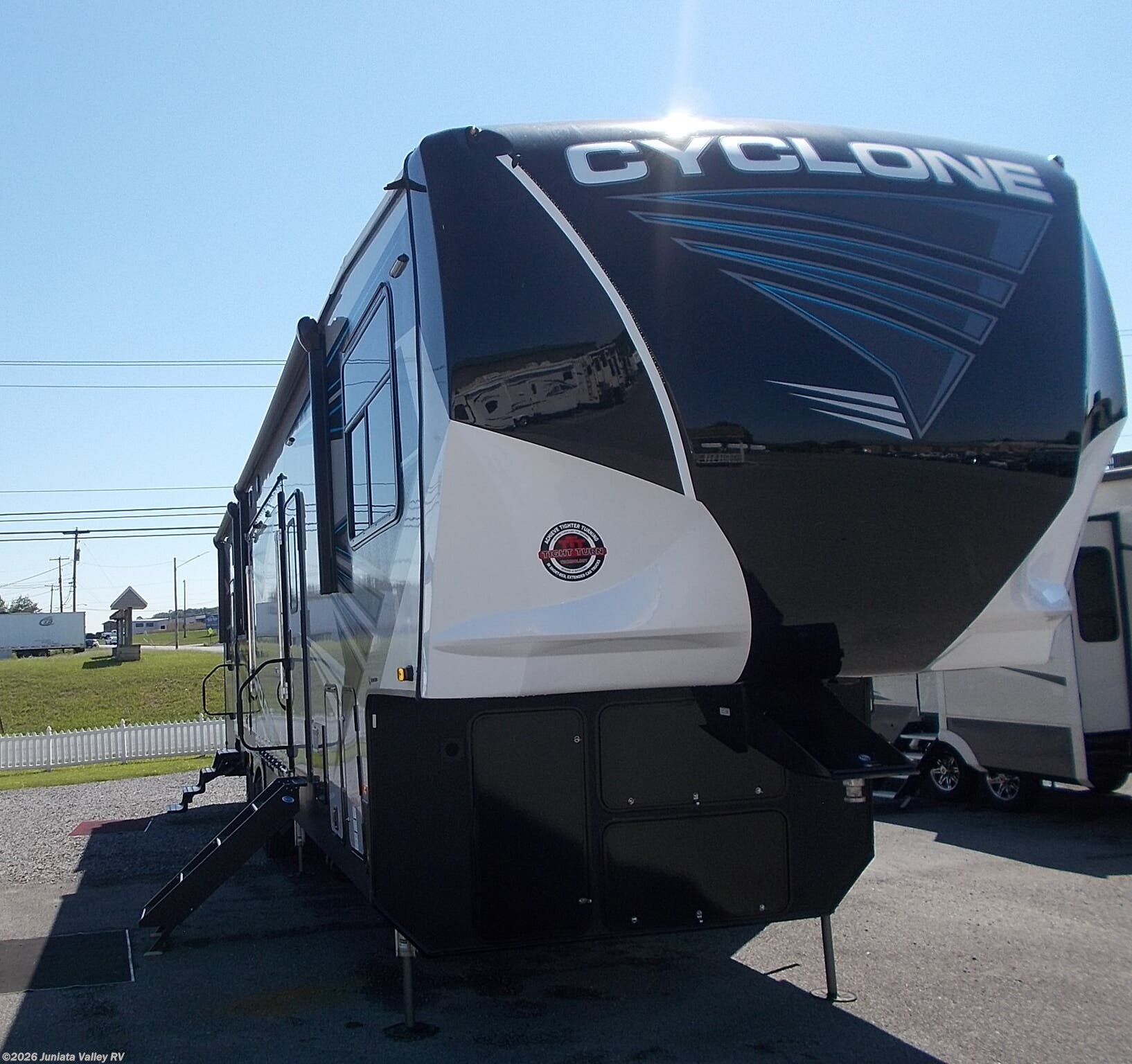 2021 Heartland Cyclone CY 4270