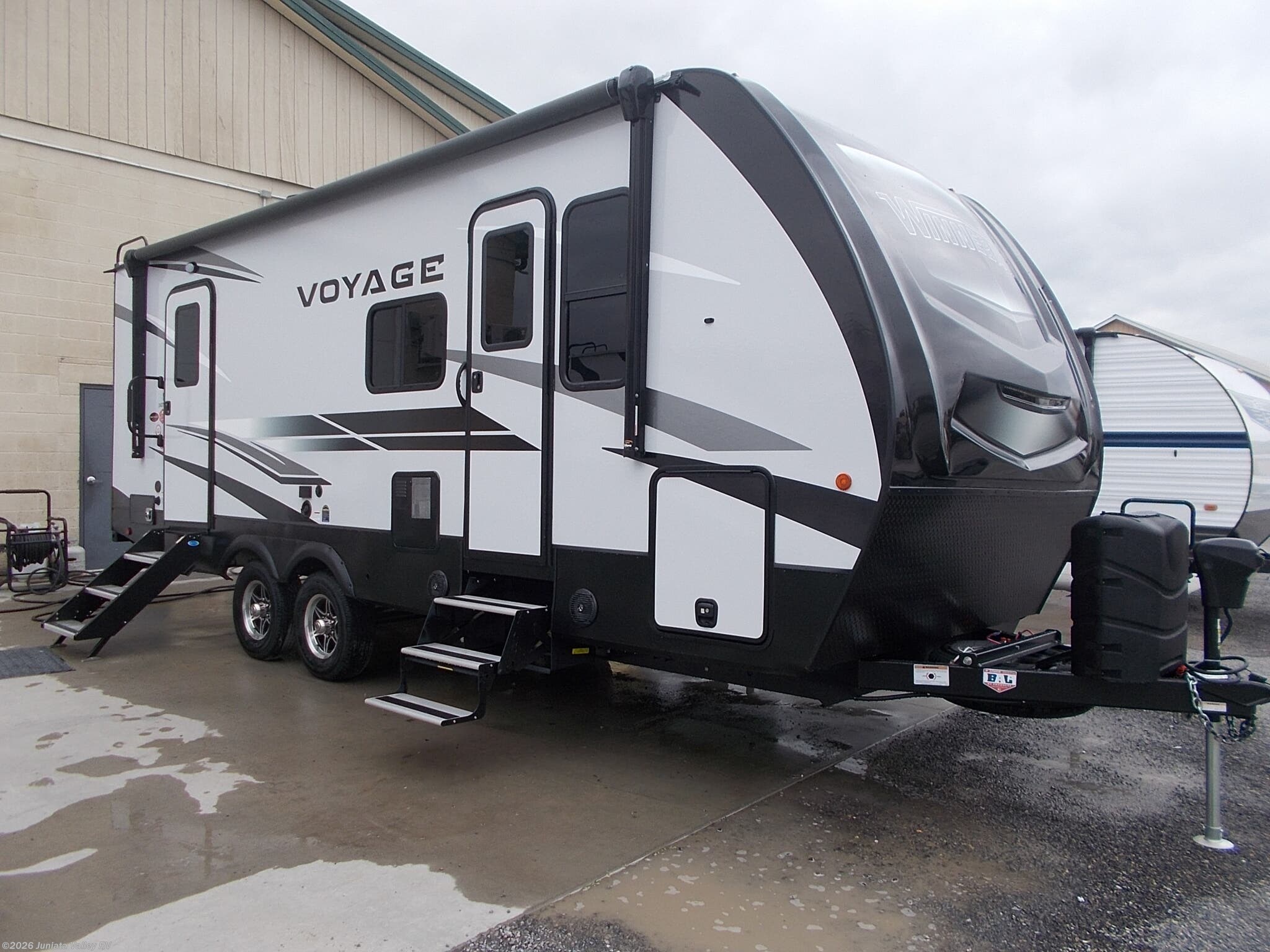 2022 Winnebago Voyage V2427RB