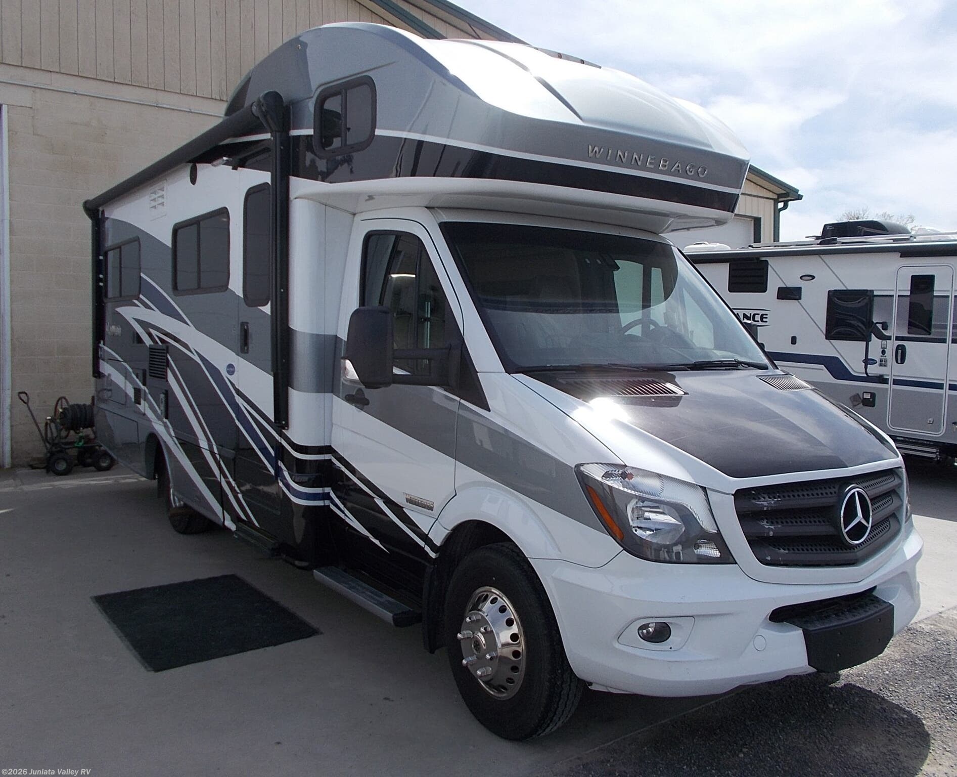 2016 Winnebago Navion 24J RV for Sale in Mifflintown, PA 17059 | 21986 ...