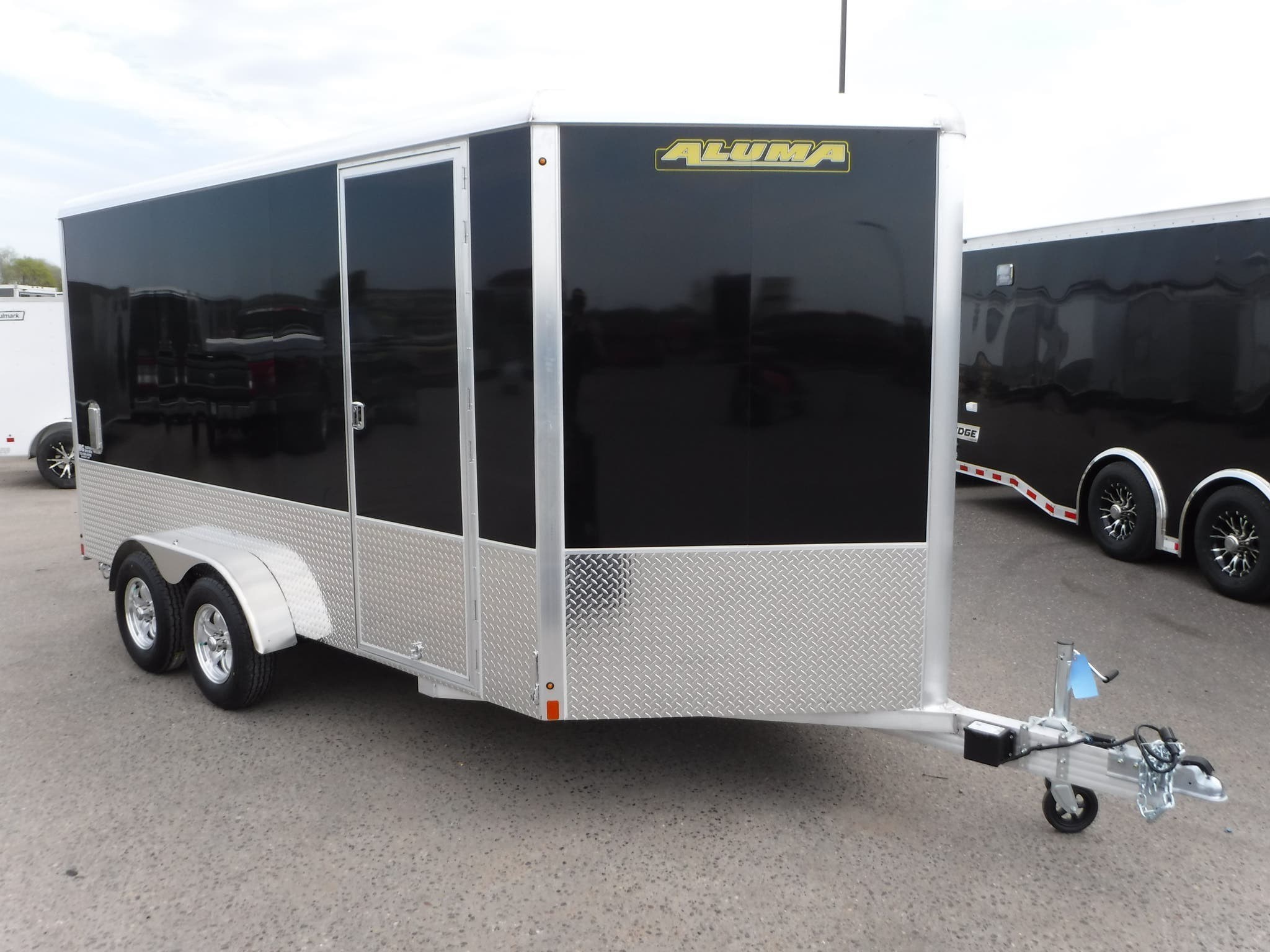 #213064 - 2020 Aluma AE714TAM Enclosed 7' Int Cargo - Sport Pkg - Black ...