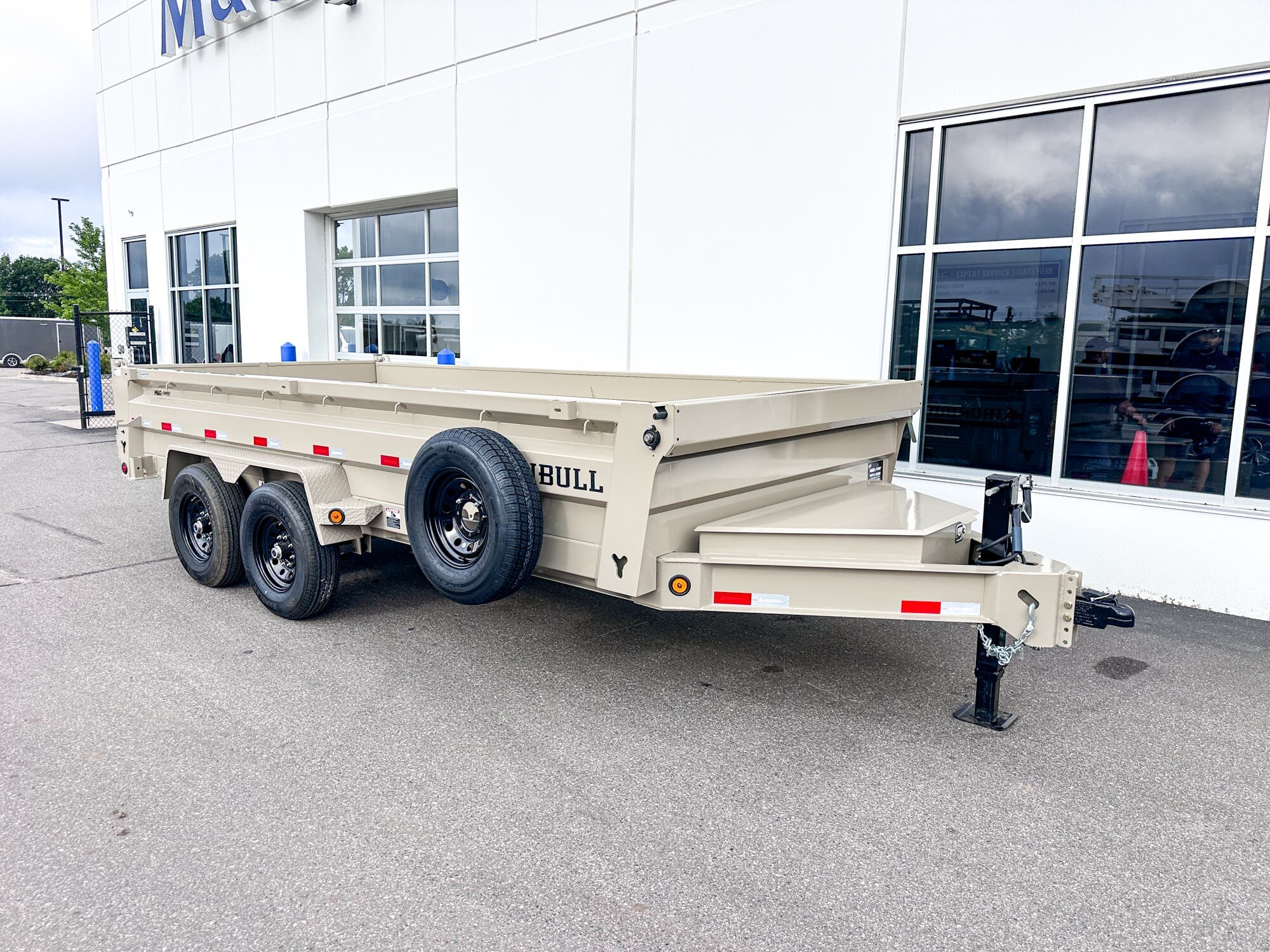 2026 IRONBULL DWB 83X16 14.9K DUMP TRAILER - DESERT SAND