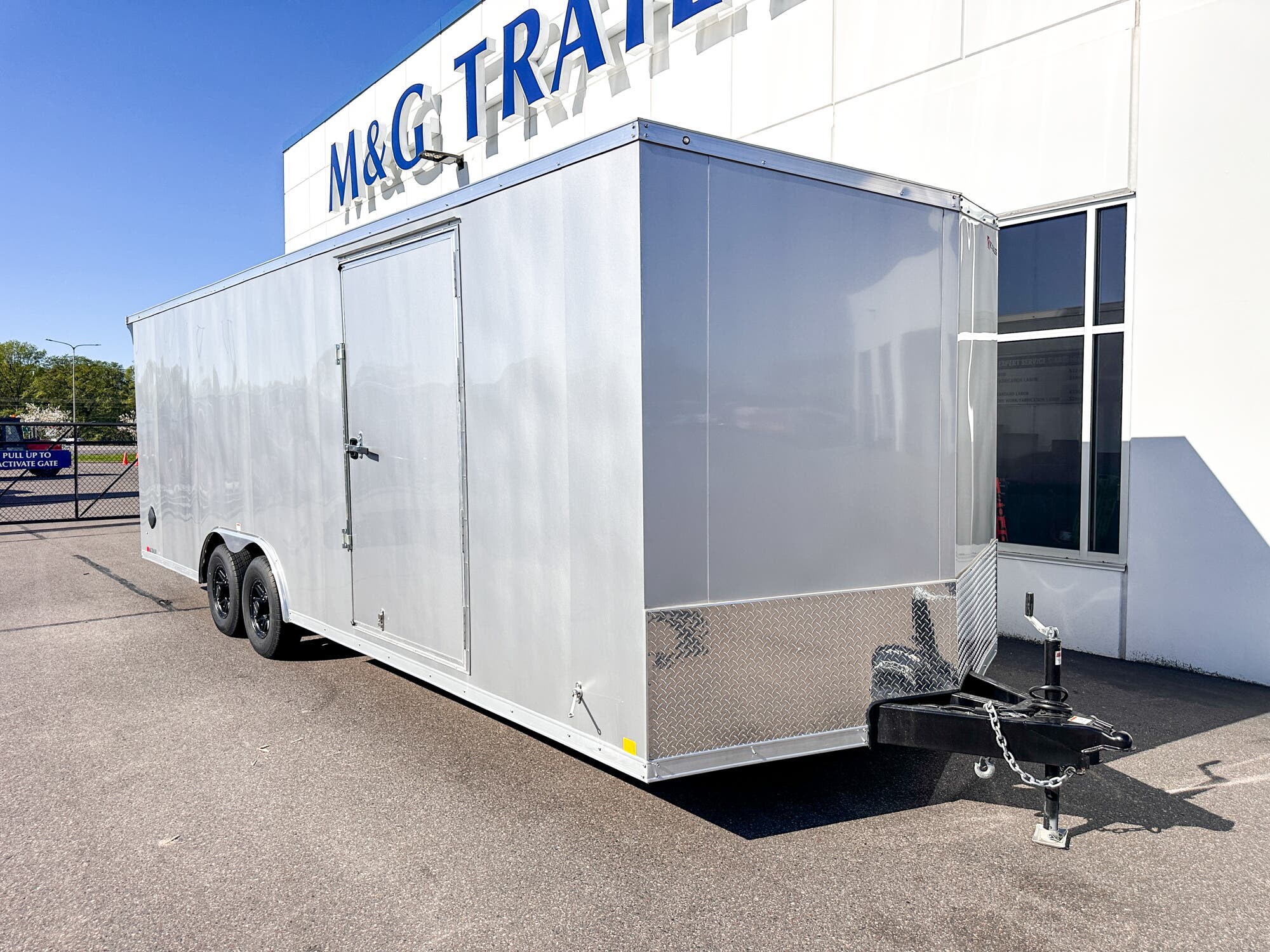 2026 RC TRAILERS RDLX 8.5X24 10K ENCLOSED CAR HAULER -7' INTERIOR - SILVER