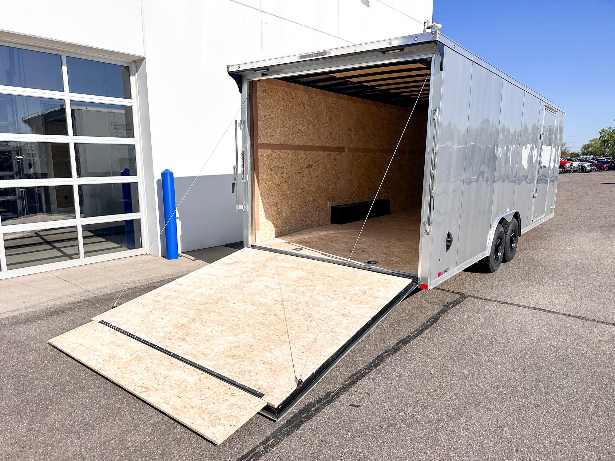 2026 RC TRAILERS RDLX 8.5X24 10K ENCLOSED CAR HAULER -7' INTERIOR - SILVER