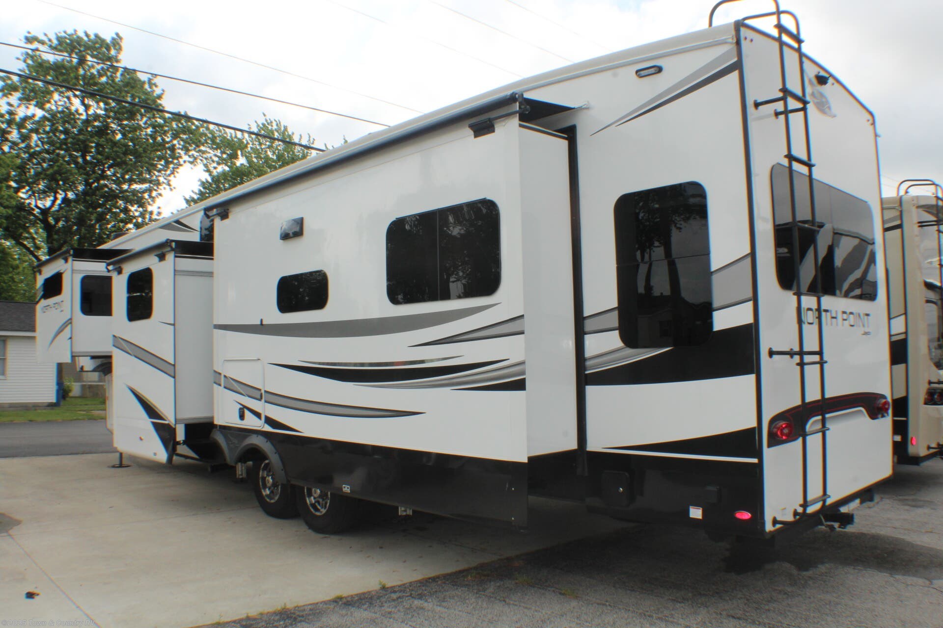 2022 Jayco North Point 377RLBH RV for Sale in Clyde, OH 43410 | 6033 ...