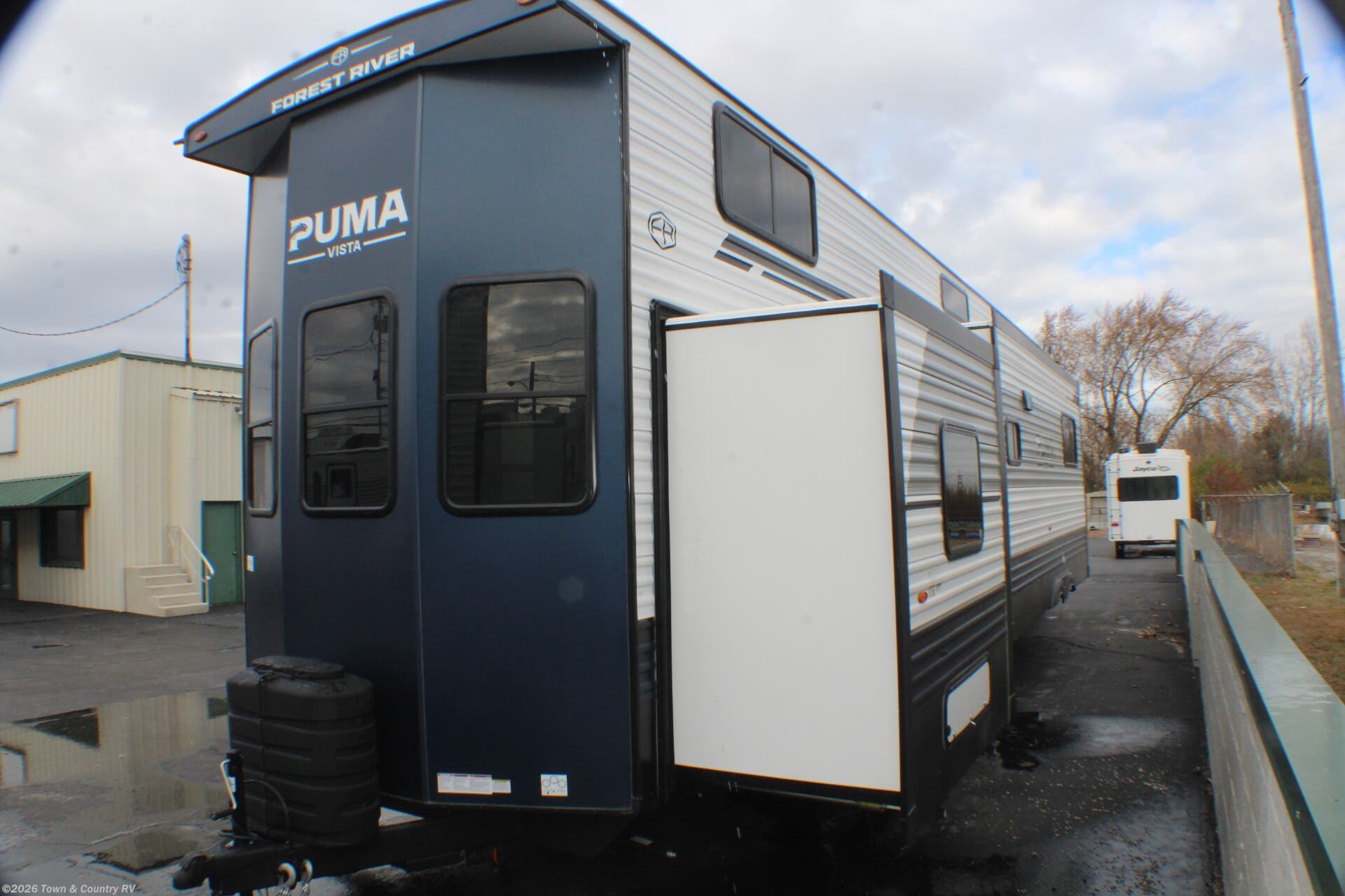#7456 - 2026 Palomino Puma 420LFT Destination Trailer for sale in Clyde OH